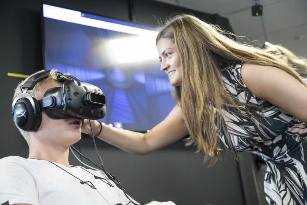 Research article about how to prototype documentary stories for VR - TekLab